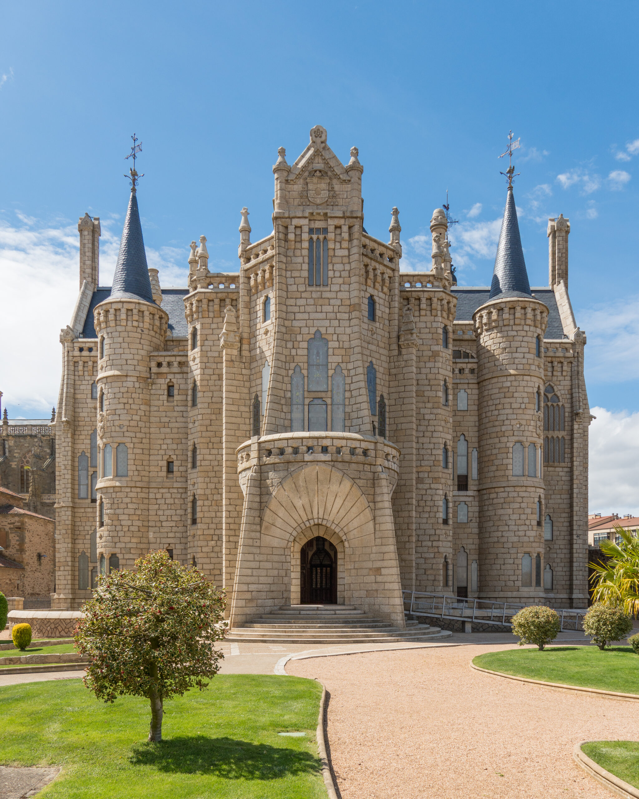 Este palacio de Gaudí está en Astorga: parece sacado de un cuento